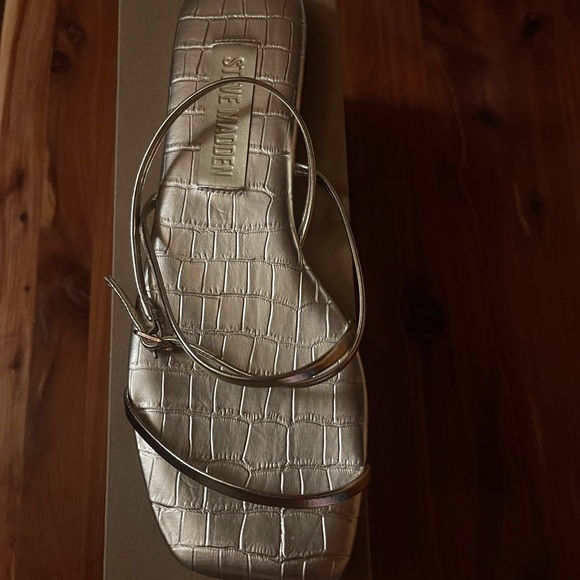 Steve Madden | Shoes | Steve Madden Metallic Silver Crocembossed ...